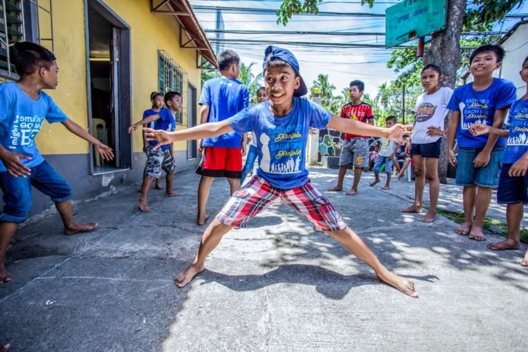 Kids Around the World: Games Children Play in Asia - Compassion ...