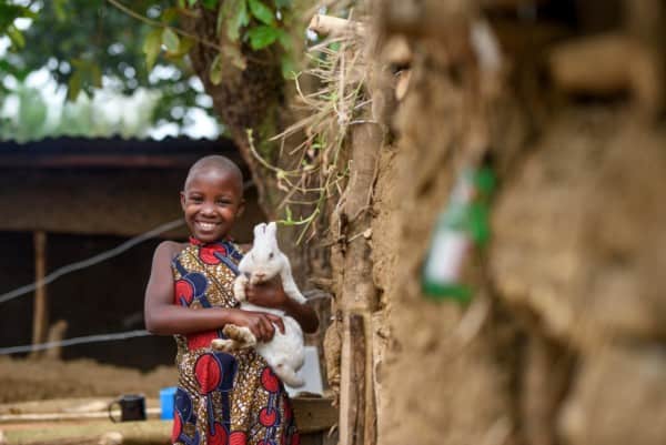 12 Heart-Melting Pictures of Kids With Their Animal Buddies ...